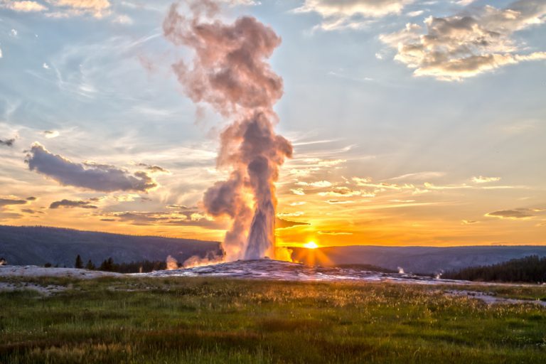 Nearby Adventures: Things to Do in Yellowstone National Park - Rocky ...